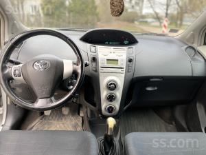 Toyota Yaris 2007 Rīga, ar dzinēja tilpumu 1.40 L un nobraukumu 235 tūkst. km par 800 €, foto 5 vietnē AUTOMOTO.COM.LV