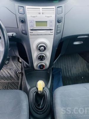 Toyota Yaris 2007 Rīga, ar dzinēja tilpumu 1.40 L un nobraukumu 235 tūkst. km par 800 €, foto 7 vietnē AUTOMOTO.COM.LV