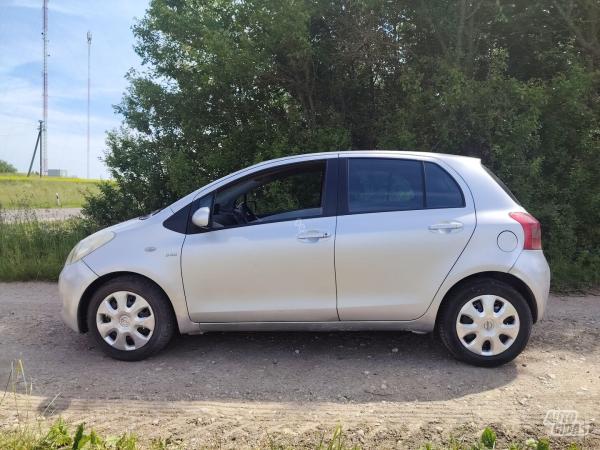 Toyota Yaris 2007 in Ukmerge, with an engine capacity of 1.40 L and mileage of 297 thousand km for 1650 €, photo 2 on AUTOMOTO.COM.LV