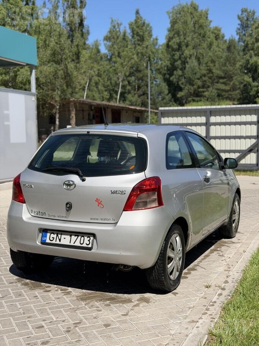 Toyota Yaris 2007 in Riga, with an engine capacity of 1.30 L and mileage of 342 thousand km for 800 €, photo 9 on AUTOMOTO.COM.LV