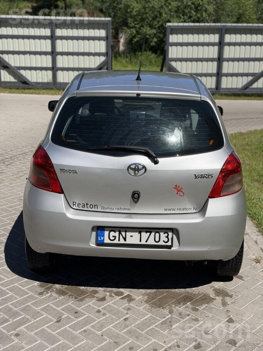 Toyota Yaris 2007 in Riga, with an engine capacity of 1.30 L and mileage of 342 thousand km for 800 €, photo 10 on AUTOMOTO.COM.LV