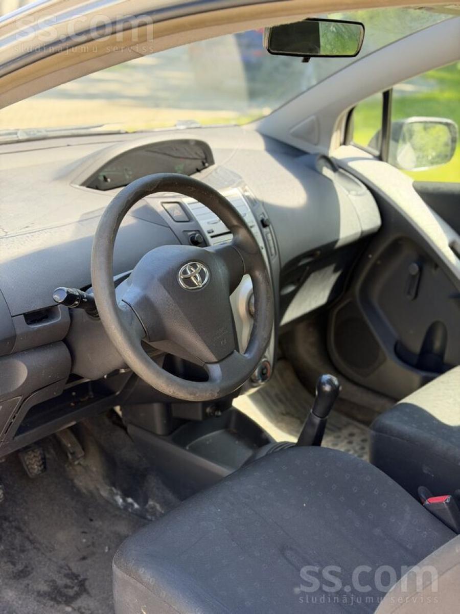 Toyota Yaris 2007 in Riga, with an engine capacity of 1.30 L and mileage of 342 thousand km for 800 €, photo 12 on AUTOMOTO.COM.LV