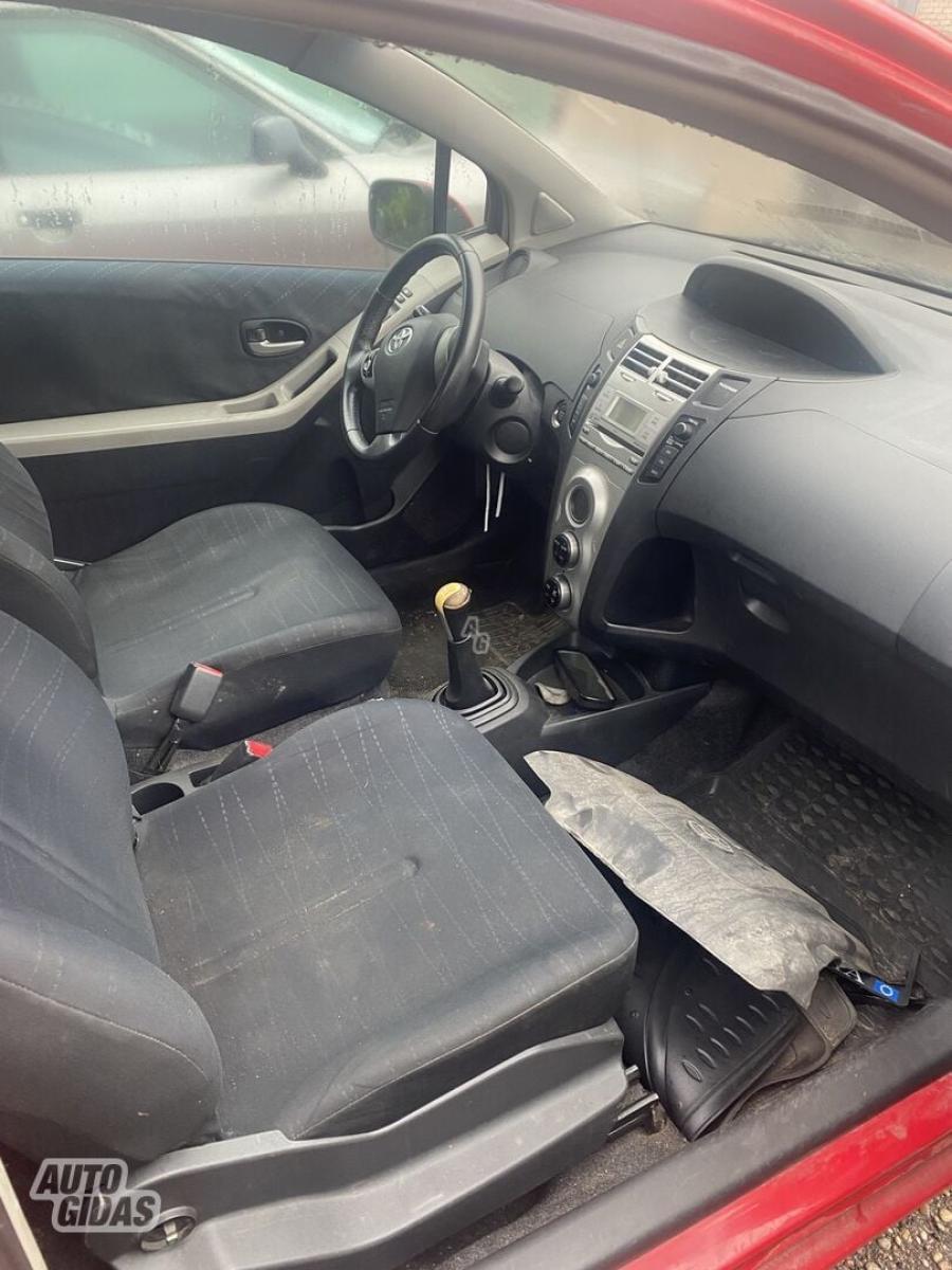 Toyota Yaris 2007 in Silute, with an engine capacity of 1.40 L and mileage of 180 thousand km for 470 €, photo 6 on AUTOMOTO.COM.LV