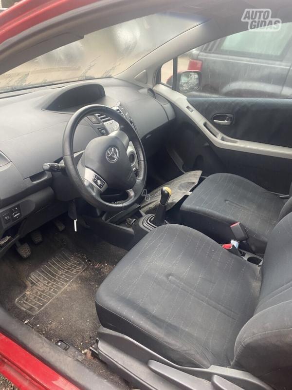 Toyota Yaris 2007 in Silute, with an engine capacity of 1.40 L and mileage of 180 thousand km for 470 €, photo 7 on AUTOMOTO.COM.LV