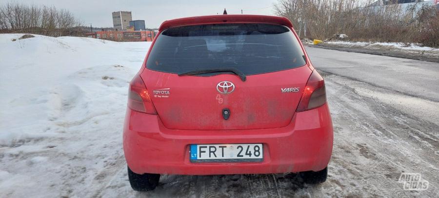 Toyota Yaris 2008 Viļņa, ar dzinēja tilpumu 1.40 L un nobraukumu 2730 tūkst. km par 500 €, foto 8 vietnē AUTOMOTO.COM.LV