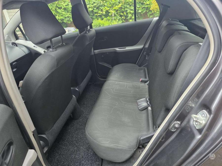 Toyota Yaris 2009 in Kaunas, with an engine capacity of 1.33 L and mileage of 136 thousand km for 3500 €, photo 6 on AUTOMOTO.COM.LV