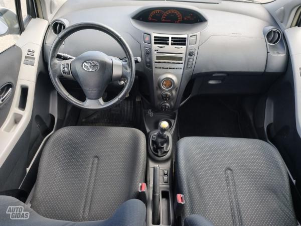 Toyota Yaris 2010 Viļņa, ar dzinēja tilpumu 1.30 L un nobraukumu 173 tūkst. km par 2500 €, foto 7 vietnē AUTOMOTO.COM.LV