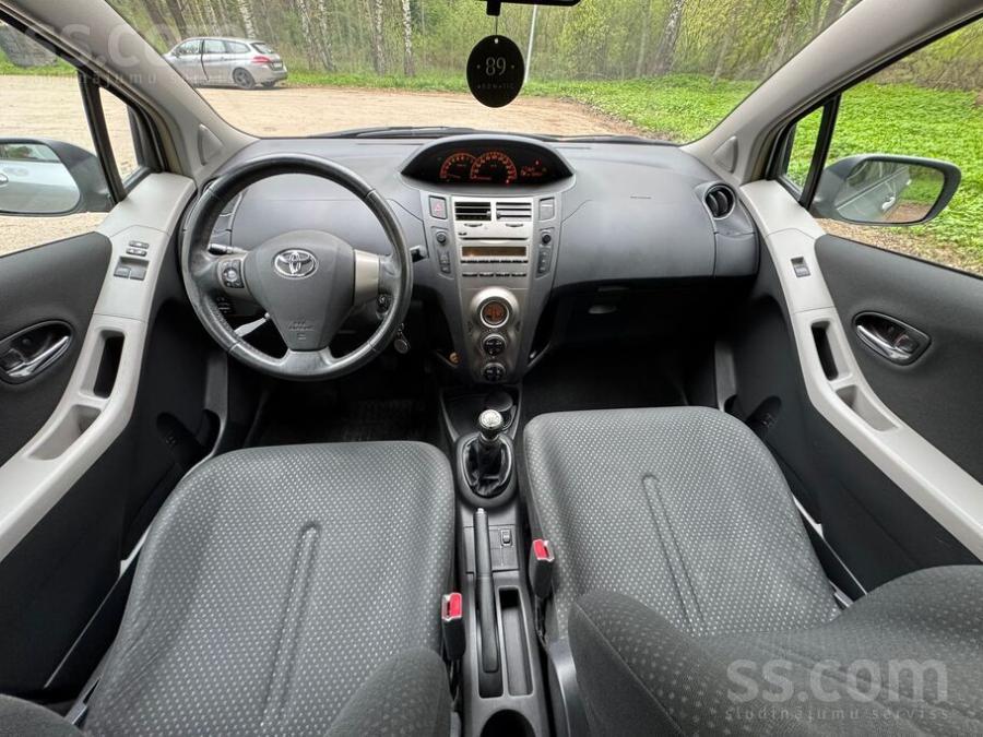 Тойота Ярис 2011 в Рига, объемом двигателя 1.00 л и пробегом 0 тыс. км за 2999 €, фото 12 на AUTOMOTO.COM.LV