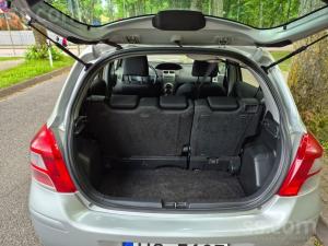 Toyota Yaris 2011 Liepāja, ar dzinēja tilpumu 1.40 L un nobraukumu 213 tūkst. km par 2650 €, foto 8 vietnē AUTOMOTO.COM.LV