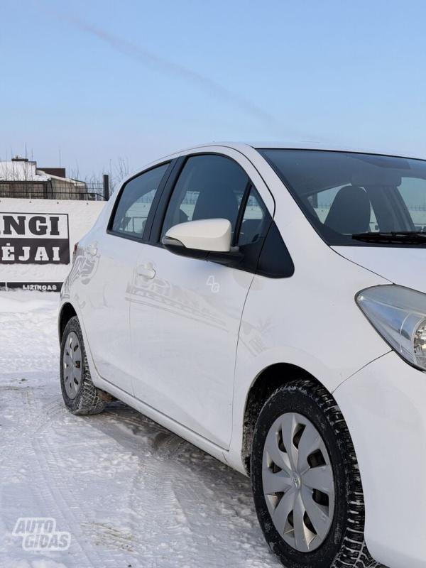 Toyota Yaris 2013 Viļņa, ar dzinēja tilpumu 1.40 L un nobraukumu 127 tūkst. km par 3500 €, foto 9 vietnē AUTOMOTO.COM.LV