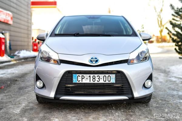 Toyota Yaris 2013 in Kretinga, with an engine capacity of 1.50 L and mileage of 201 thousand km for 6950 €, photo 4 on AUTOMOTO.COM.LV