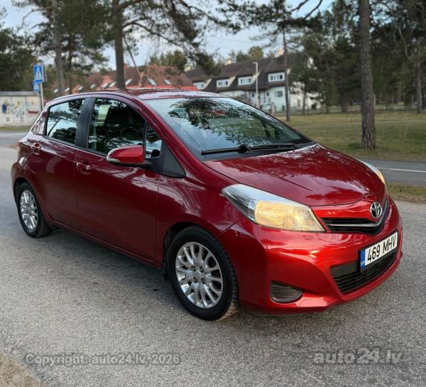 Toyota Yaris 2013 Tallina, ar dzinēja tilpumu 1.30 L un nobraukumu 76 tūkst. km par 6990 €, foto 1 vietnē AUTOMOTO.COM.LV