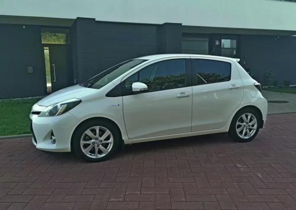 Toyota Yaris 2014 in Riga, with an engine capacity of 1.50 L and mileage of 119 thousand km for 8990 €, photo 2 on AUTOMOTO.COM.LV