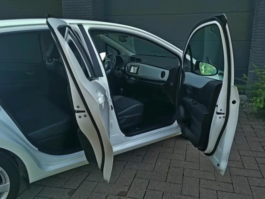 Toyota Yaris 2014 Rīga, ar dzinēja tilpumu 1.50 L un nobraukumu 119 tūkst. km par 8990 €, foto 6 vietnē AUTOMOTO.COM.LV