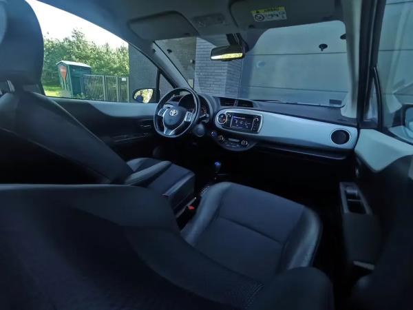 Toyota Yaris 2014 in Riga, with an engine capacity of 1.50 L and mileage of 119 thousand km for 8990 €, photo 8 on AUTOMOTO.COM.LV