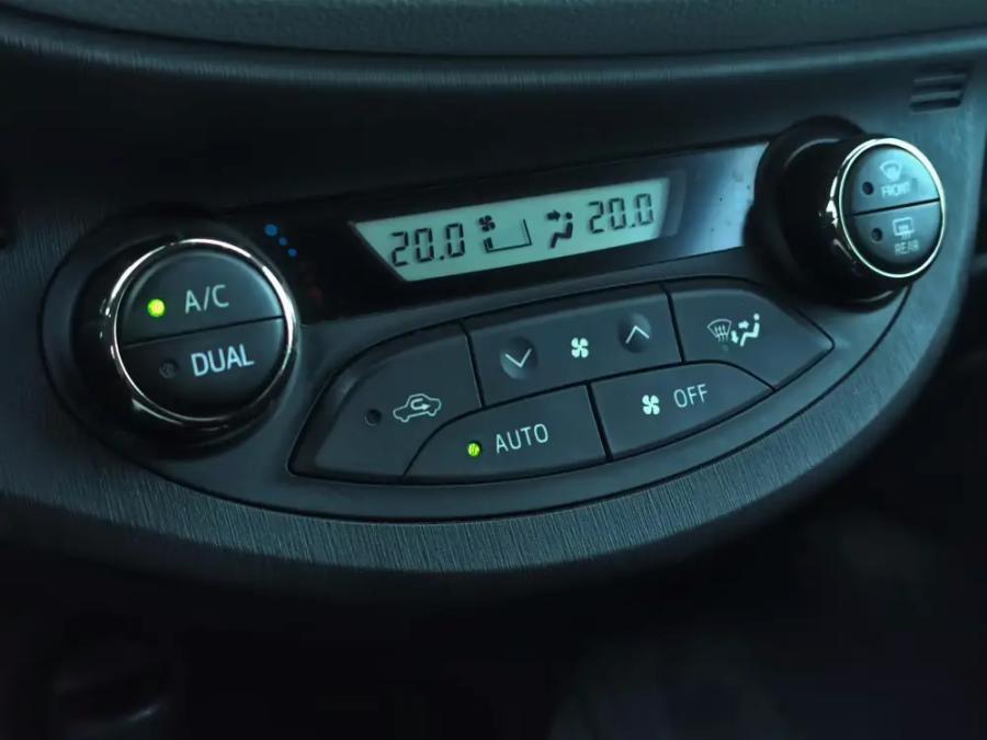 Toyota Yaris 2014 Rīga, ar dzinēja tilpumu 1.50 L un nobraukumu 119 tūkst. km par 8990 €, foto 20 vietnē AUTOMOTO.COM.LV