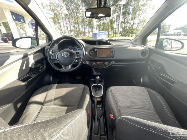 Toyota Yaris 2015 in Vilnius, with an engine capacity of 1.50 L and mileage of 247 thousand km for 6850 €, photo 9 on AUTOMOTO.COM.LV