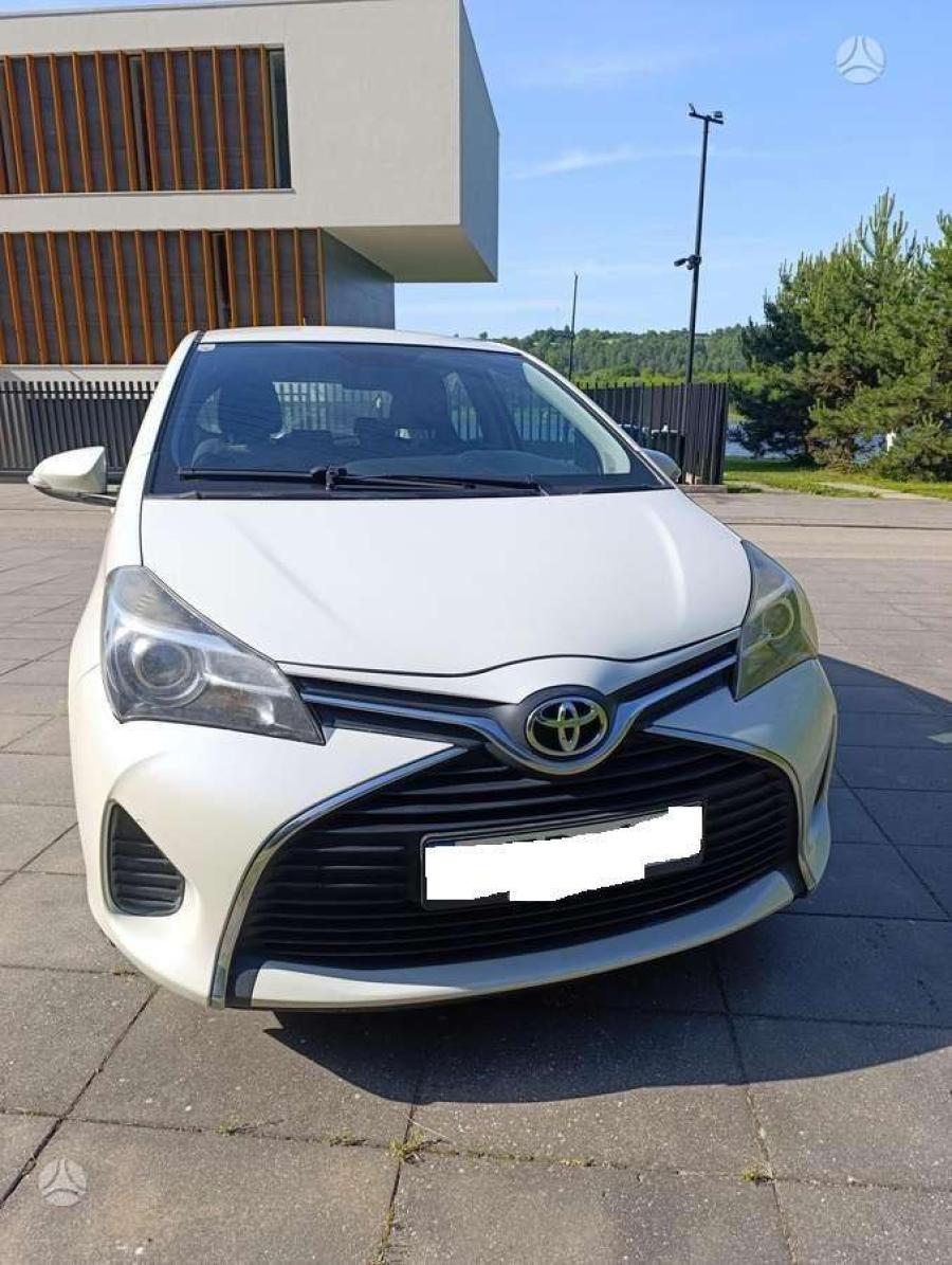 Toyota Yaris 2015 in Kaunas, with an engine capacity of 1.33 L and mileage of 230 thousand km for 5500 €, photo 1 on AUTOMOTO.COM.LV