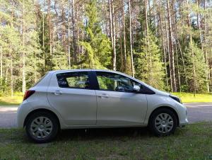 Toyota Yaris 2015 in Kaunas, with an engine capacity of 1.33 L and mileage of 230 thousand km for 5500 €, photo 9 on AUTOMOTO.COM.LV