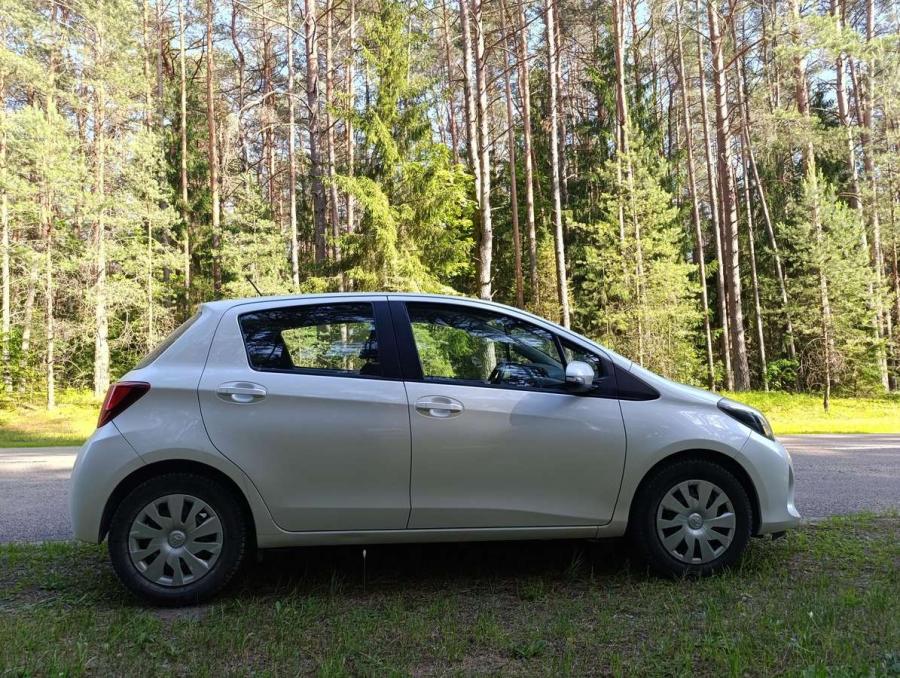 Toyota Yaris 2015 in Kaunas, with an engine capacity of 1.33 L and mileage of 230 thousand km for 5500 €, photo 9 on AUTOMOTO.COM.LV