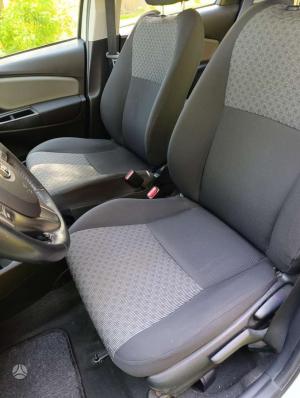 Toyota Yaris 2015 in Kaunas, with an engine capacity of 1.33 L and mileage of 230 thousand km for 5500 €, photo 22 on AUTOMOTO.COM.LV