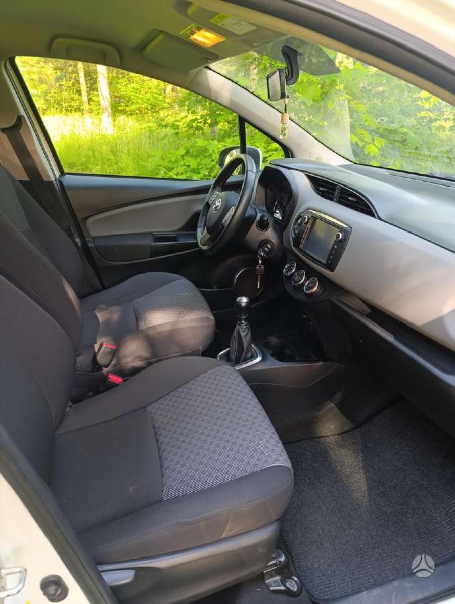 Toyota Yaris 2015 in Kaunas, with an engine capacity of 1.33 L and mileage of 230 thousand km for 5500 €, photo 25 on AUTOMOTO.COM.LV
