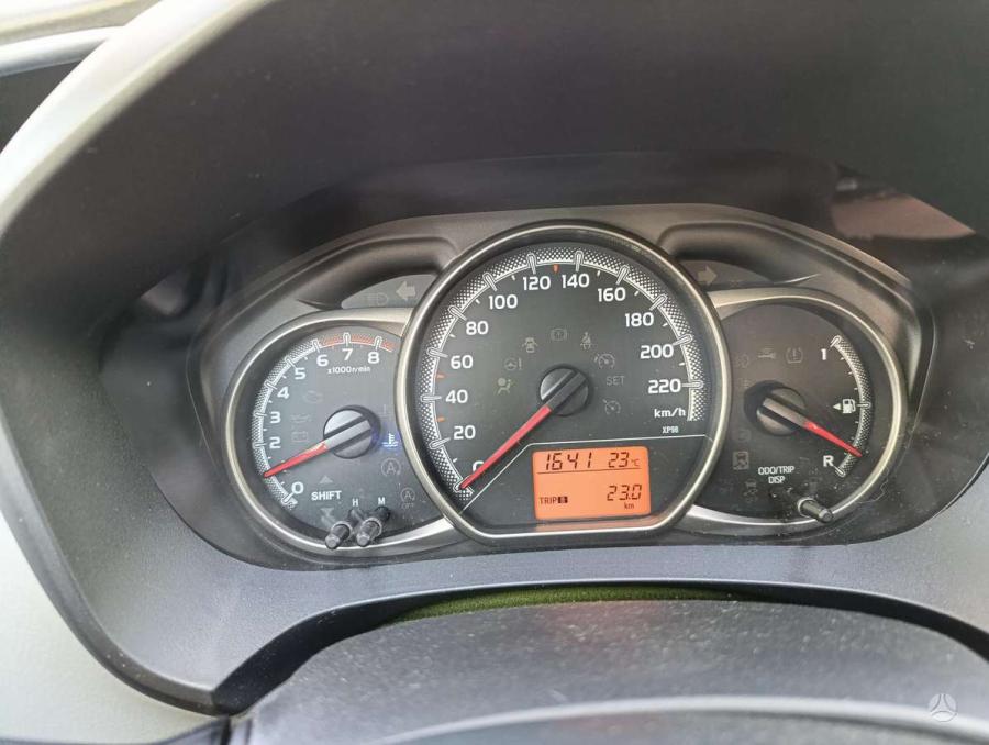 Toyota Yaris 2015 in Kaunas, with an engine capacity of 1.33 L and mileage of 230 thousand km for 5500 €, photo 26 on AUTOMOTO.COM.LV