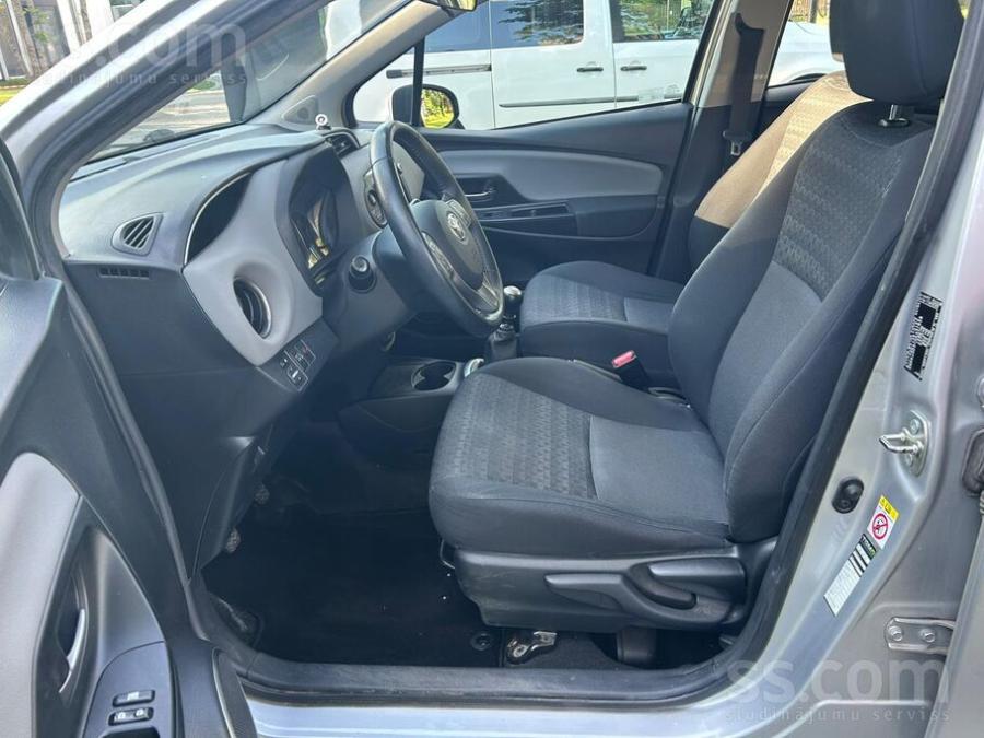 Toyota Yaris 2016 in Riga, with an engine capacity of 1.30 L and mileage of 119 thousand km for 6200 €, photo 4 on AUTOMOTO.COM.LV
