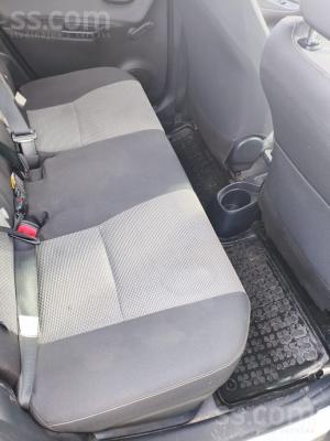 Toyota Yaris 2016 in Riga, with an engine capacity of 1.50 L and mileage of 227 thousand km for 7000 €, photo 9 on AUTOMOTO.COM.LV