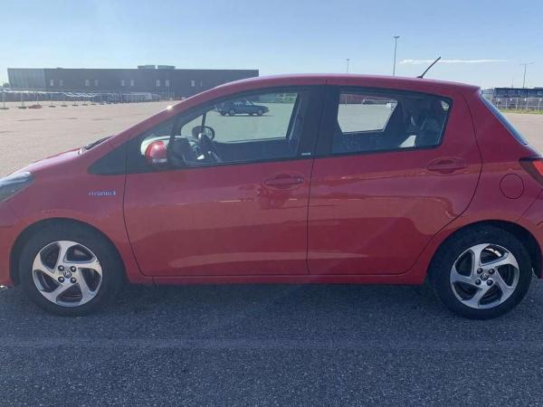 Toyota Yaris 2016 Viļņa, ar dzinēja tilpumu 1.50 L un nobraukumu 184 tūkst. km par 9990 €, foto 5 vietnē AUTOMOTO.COM.LV