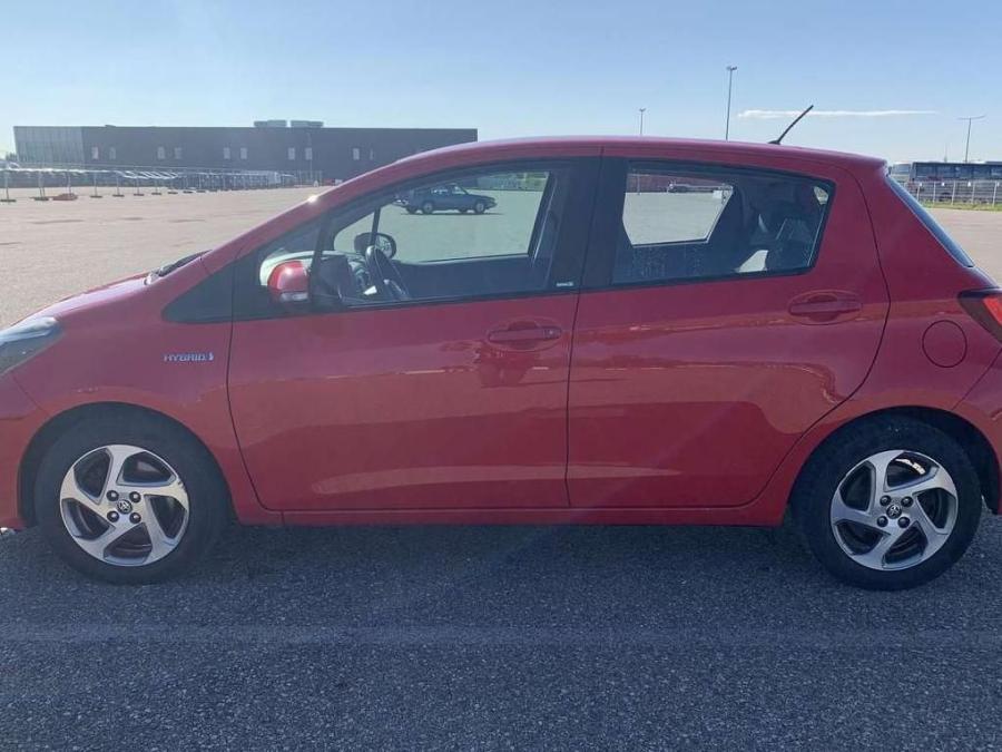 Toyota Yaris 2016 in Vilnius, with an engine capacity of 1.50 L and mileage of 184 thousand km for 9990 €, photo 5 on AUTOMOTO.COM.LV
