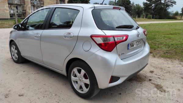Toyota Yaris 2017 in Riga, with an engine capacity of 1.50 L and mileage of 207 thousand km for 5800 €, photo 4 on AUTOMOTO.COM.LV