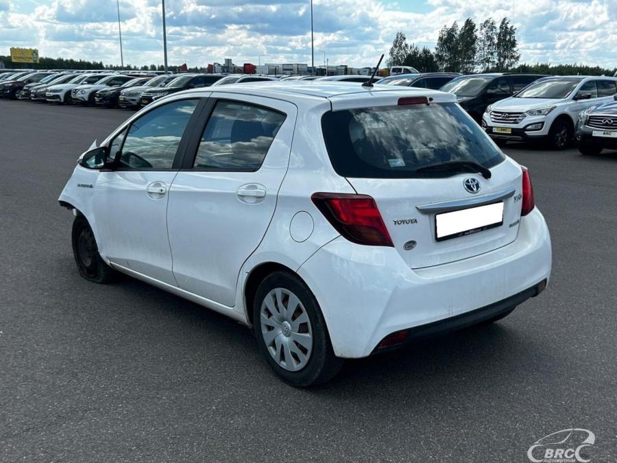 Toyota Yaris 2017 in Vilnius, with an engine capacity of 1.50 L and mileage of 232 thousand km for 3900 €, photo 1 on AUTOMOTO.COM.LV