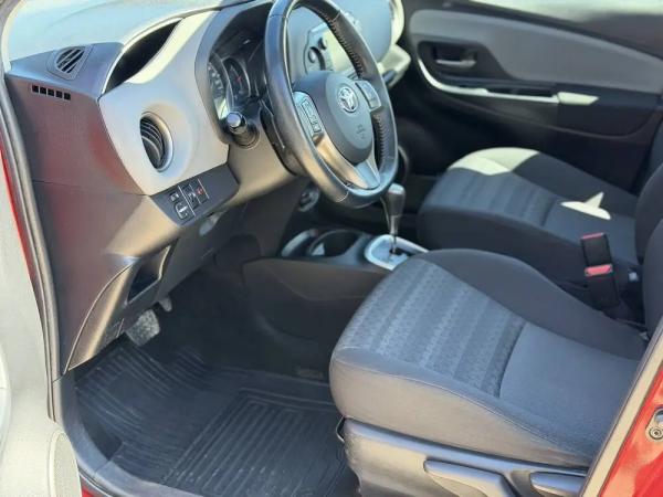 Toyota Yaris 2017 in Riga, with an engine capacity of 1.30 L and mileage of 155 thousand km for 8500 €, photo 7 on AUTOMOTO.COM.LV