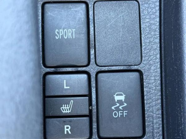 Toyota Yaris 2017 in Riga, with an engine capacity of 1.30 L and mileage of 155 thousand km for 8500 €, photo 10 on AUTOMOTO.COM.LV