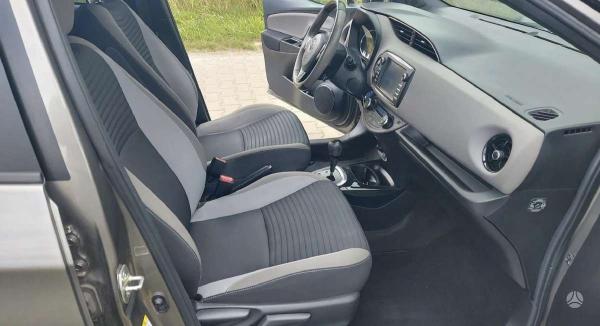 Toyota Yaris 2017 in Vilnius on AUTOMOTO.COM.LV Toyota Yaris 2017 in Vilnius, with an engine capacity of 1.50 L and mileage of 190 thousand km for 7850 €, photo 11 on AUTOMOTO.COM.LV