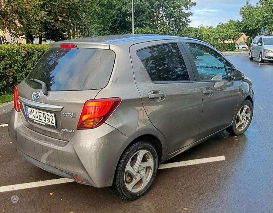 Toyota Yaris 2017 in Utena, with an engine capacity of 1.50 L and mileage of 116 thousand km for 8500 €, photo 4 on AUTOMOTO.COM.LV