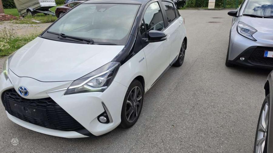 Toyota Yaris 2018 in Klaipeda, with an engine capacity of 1.50 L and mileage of 200 thousand km for 9950 €, photo 4 on AUTOMOTO.COM.LV