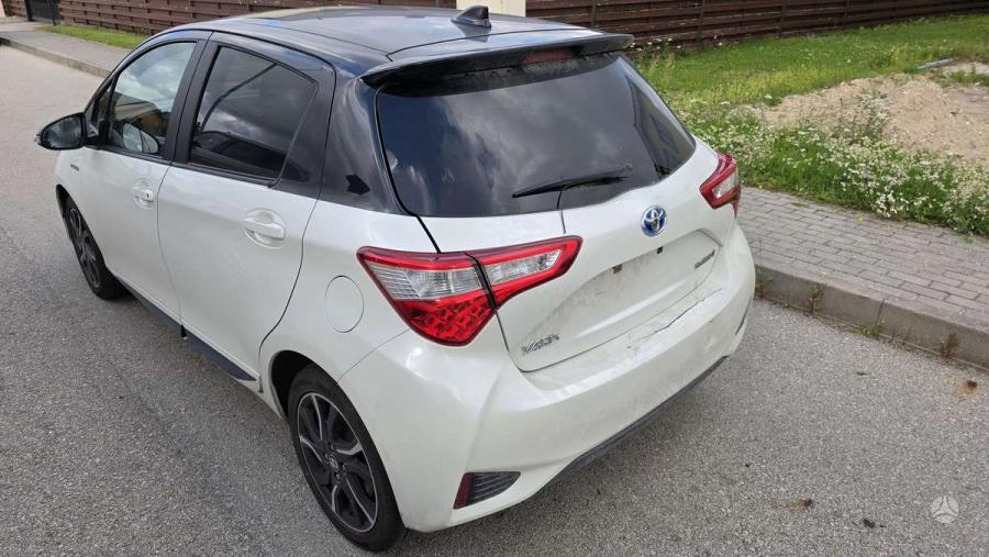 Toyota Yaris 2018 in Klaipeda, with an engine capacity of 1.50 L and mileage of 200 thousand km for 9950 €, photo 8 on AUTOMOTO.COM.LV