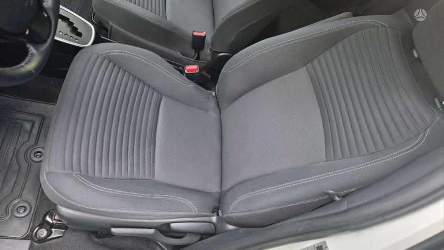 Toyota Yaris 2018 in Klaipeda, with an engine capacity of 1.50 L and mileage of 200 thousand km for 9950 €, photo 13 on AUTOMOTO.COM.LV