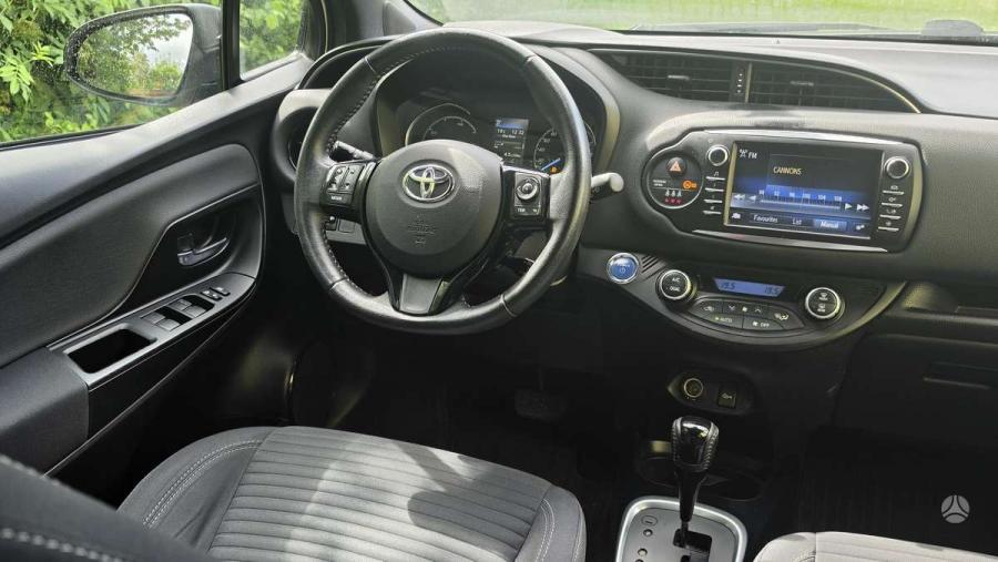 Toyota Yaris 2018 in Klaipeda, with an engine capacity of 1.50 L and mileage of 200 thousand km for 9950 €, photo 15 on AUTOMOTO.COM.LV