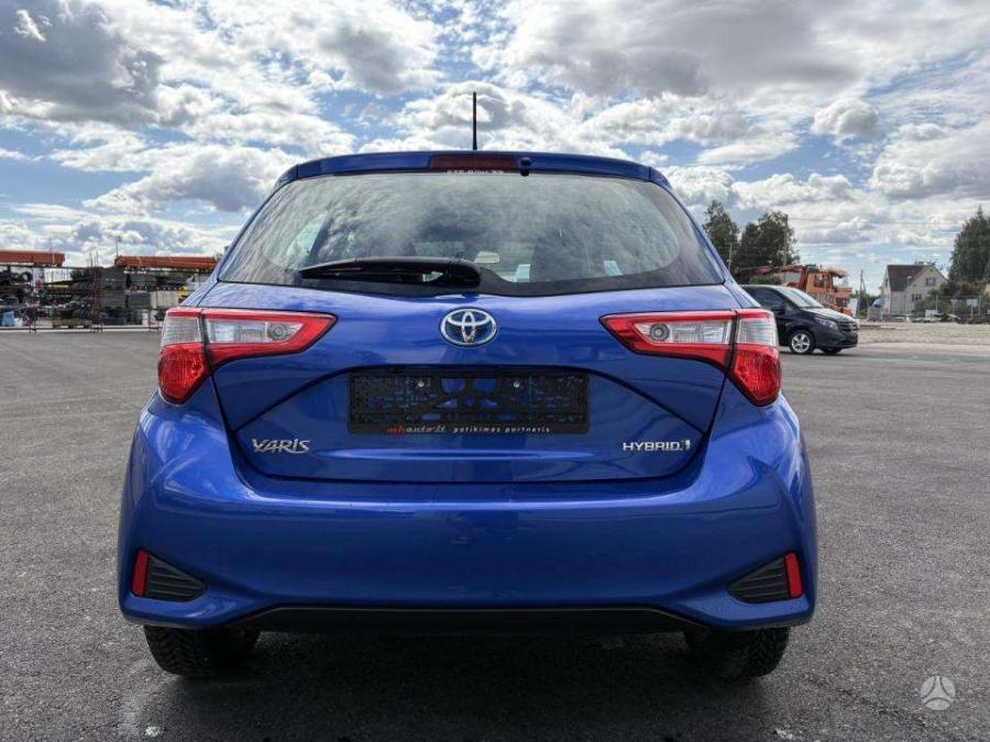 Toyota Yaris 2018 in Radviliskis, with an engine capacity of 1.50 L and mileage of 131 thousand km for 10350 €, photo 7 on AUTOMOTO.COM.LV