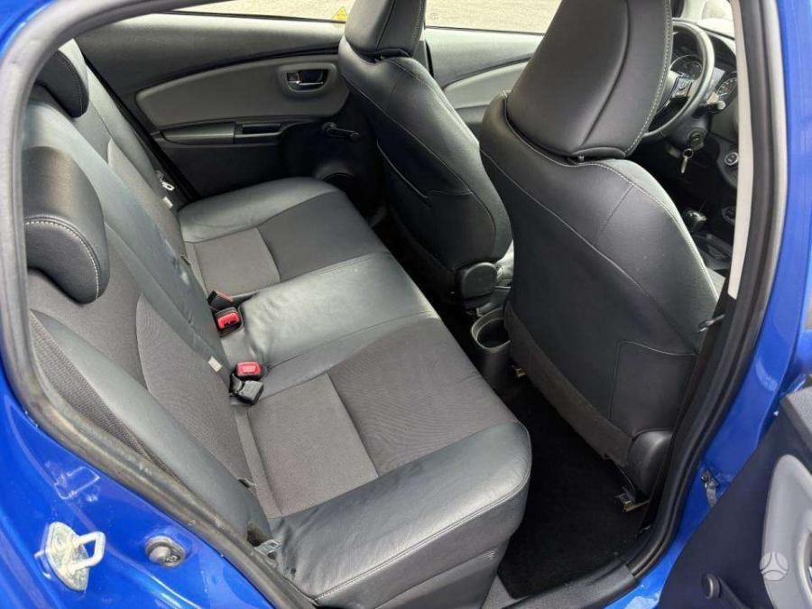 Toyota Yaris 2018 in Radviliskis, with an engine capacity of 1.50 L and mileage of 131 thousand km for 10350 €, photo 12 on AUTOMOTO.COM.LV
