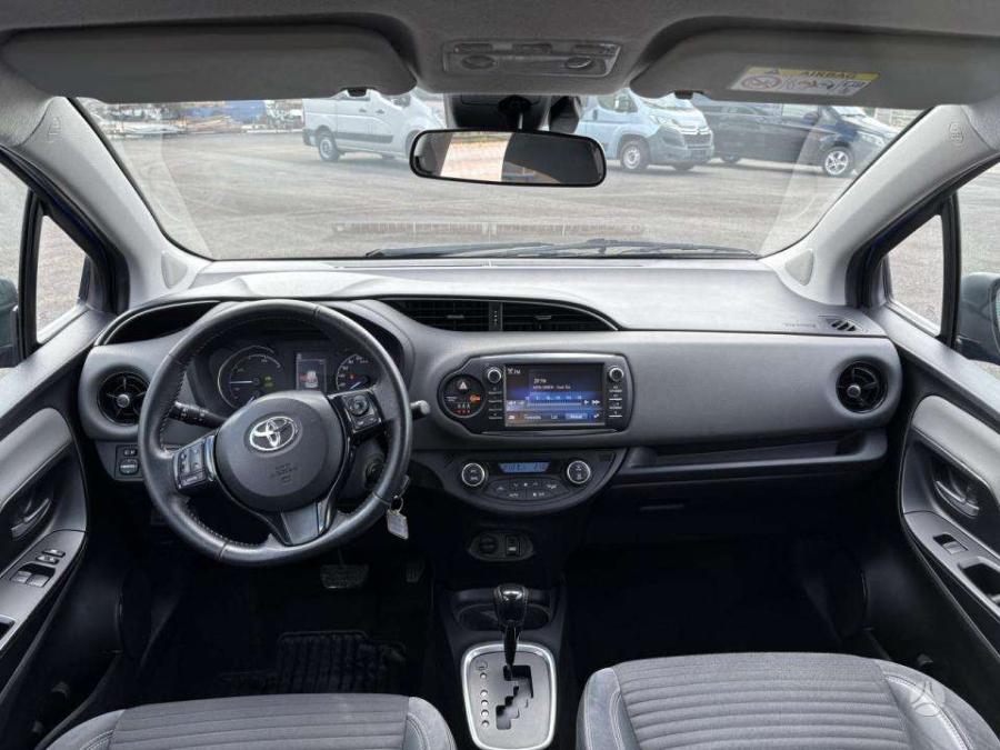 Toyota Yaris 2018 in Radviliskis, with an engine capacity of 1.50 L and mileage of 131 thousand km for 10350 €, photo 13 on AUTOMOTO.COM.LV
