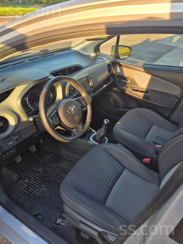 Toyota Yaris 2019 in Valmiera, with an engine capacity of 1.50 L and mileage of 65 thousand km for 8900 €, photo 6 on AUTOMOTO.COM.LV