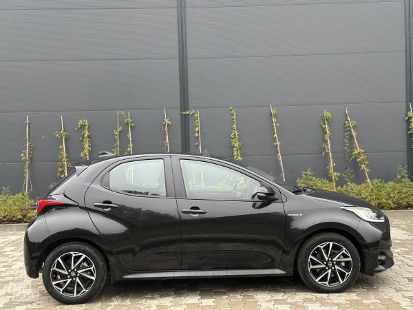 Toyota Yaris 2021 Viļņa, ar dzinēja tilpumu 1.50 L un nobraukumu 91 tūkst. km par 15900 €, foto 2 vietnē AUTOMOTO.COM.LV
