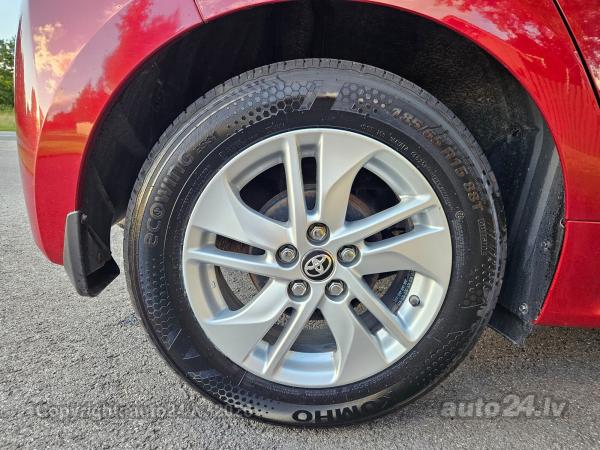 Toyota Yaris 2021 in Tallinn, with an engine capacity of 1.50 L and mileage of 98 thousand km for 15000 €, photo 8 on AUTOMOTO.COM.LV