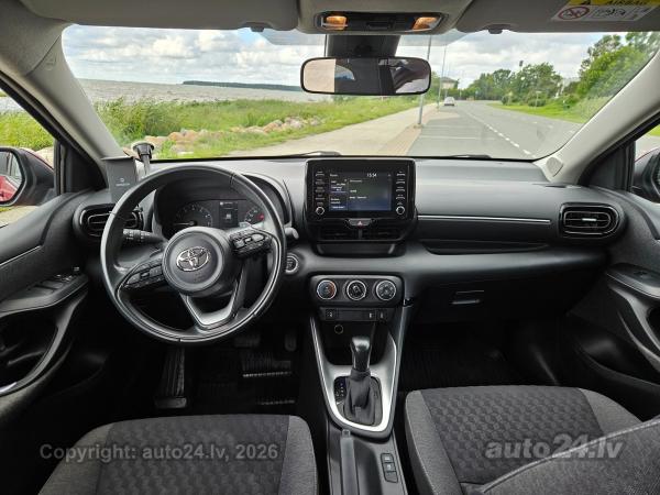 Toyota Yaris 2021 in Tallinn, with an engine capacity of 1.50 L and mileage of 98 thousand km for 15000 €, photo 9 on AUTOMOTO.COM.LV