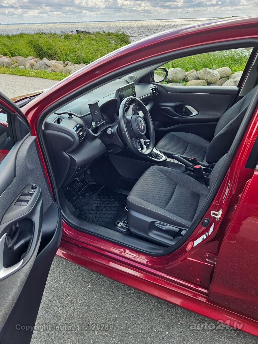 Toyota Yaris 2021 Tallina, ar dzinēja tilpumu 1.50 L un nobraukumu 98 tūkst. km par 15000 €, foto 12 vietnē AUTOMOTO.COM.LV