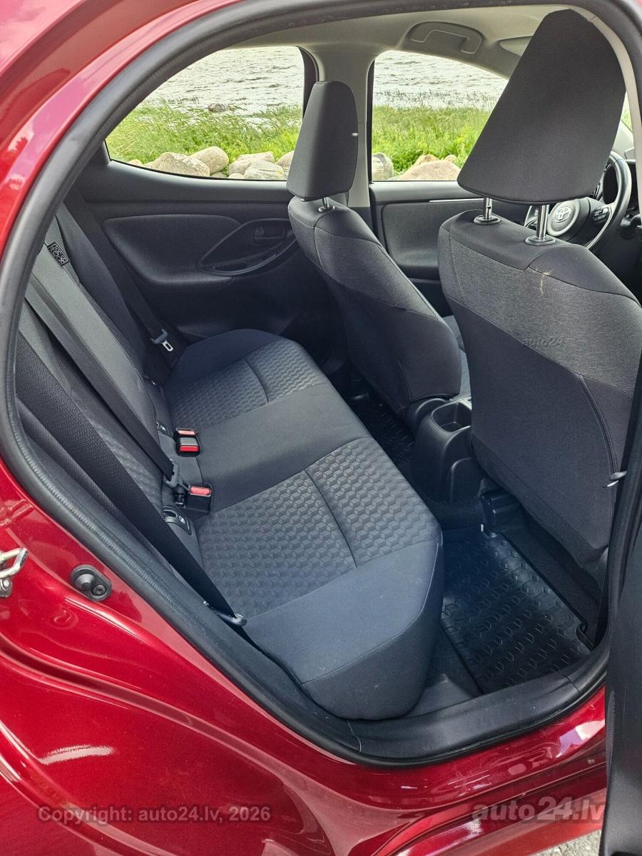 Toyota Yaris 2021 Tallina, ar dzinēja tilpumu 1.50 L un nobraukumu 98 tūkst. km par 15000 €, foto 14 vietnē AUTOMOTO.COM.LV